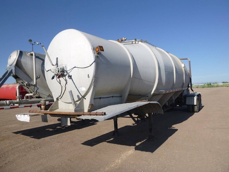 1971 Butler P.D. Pneumatic Trailer 1025 Cu Ft (2608) for sale $4,000 ...