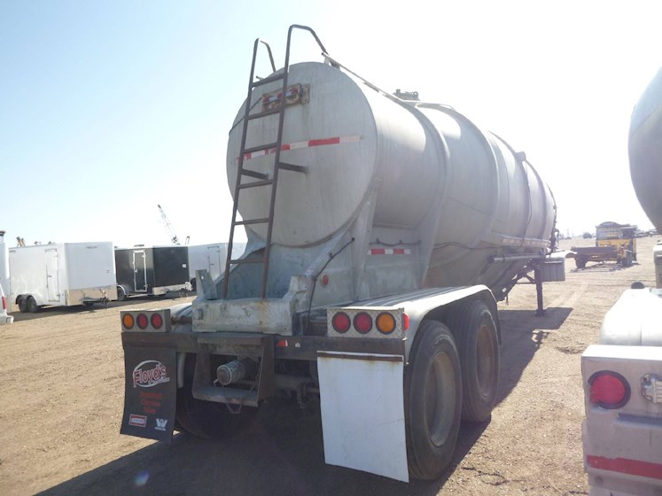 1971 Butler P.D. Pneumatic Trailer 1025 Cu Ft (2608) for sale $4,000 ...